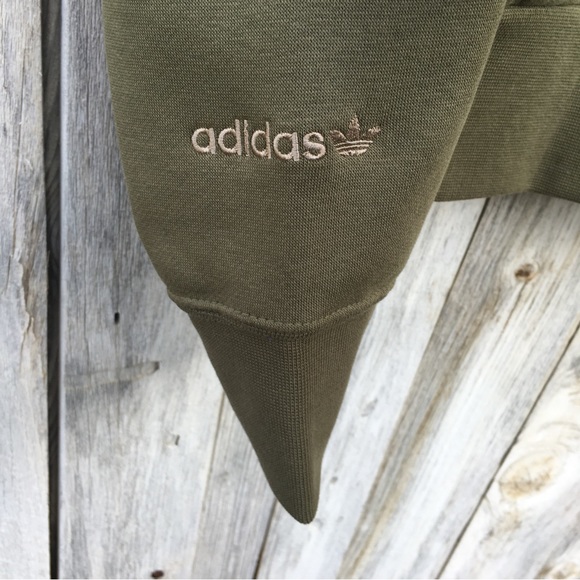 adidas Originals | Shirts | Nwt Adidas Originals Circle Logo Graphic ...